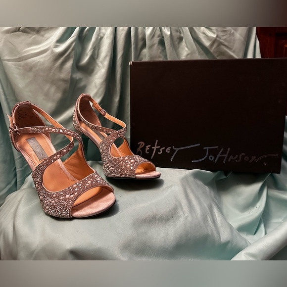 Betsey Johnson | Shoes | Betsey Johnson Sage Ivory Heels Size 75 | Poshmark